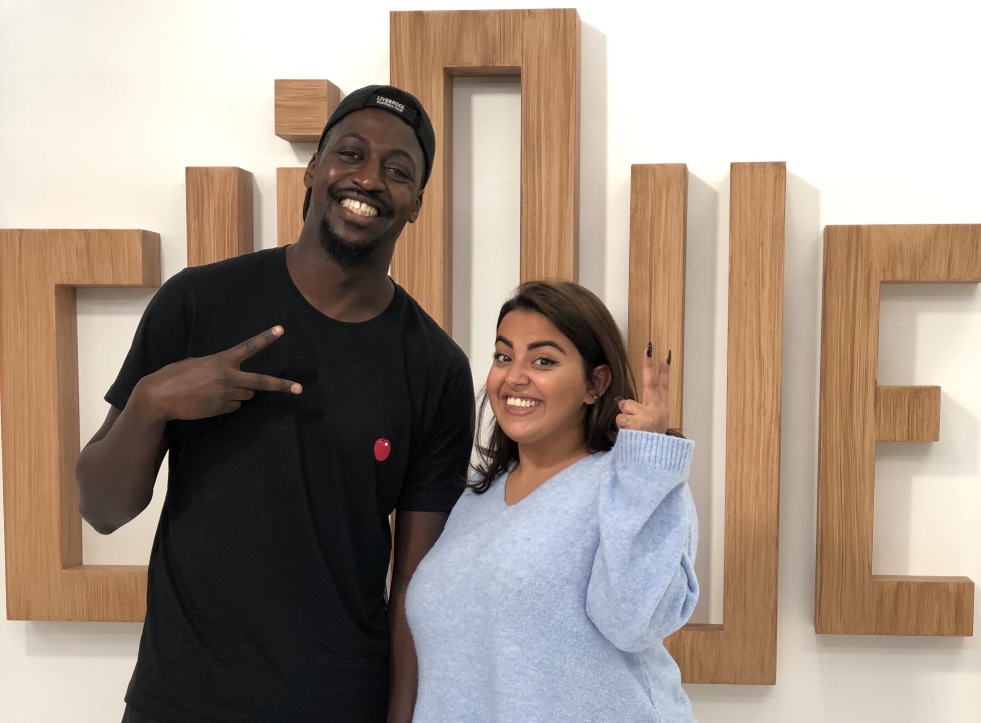 Marwa Loud, hitmakeuse de la pop urbaine, est l'invitée de Clique ...