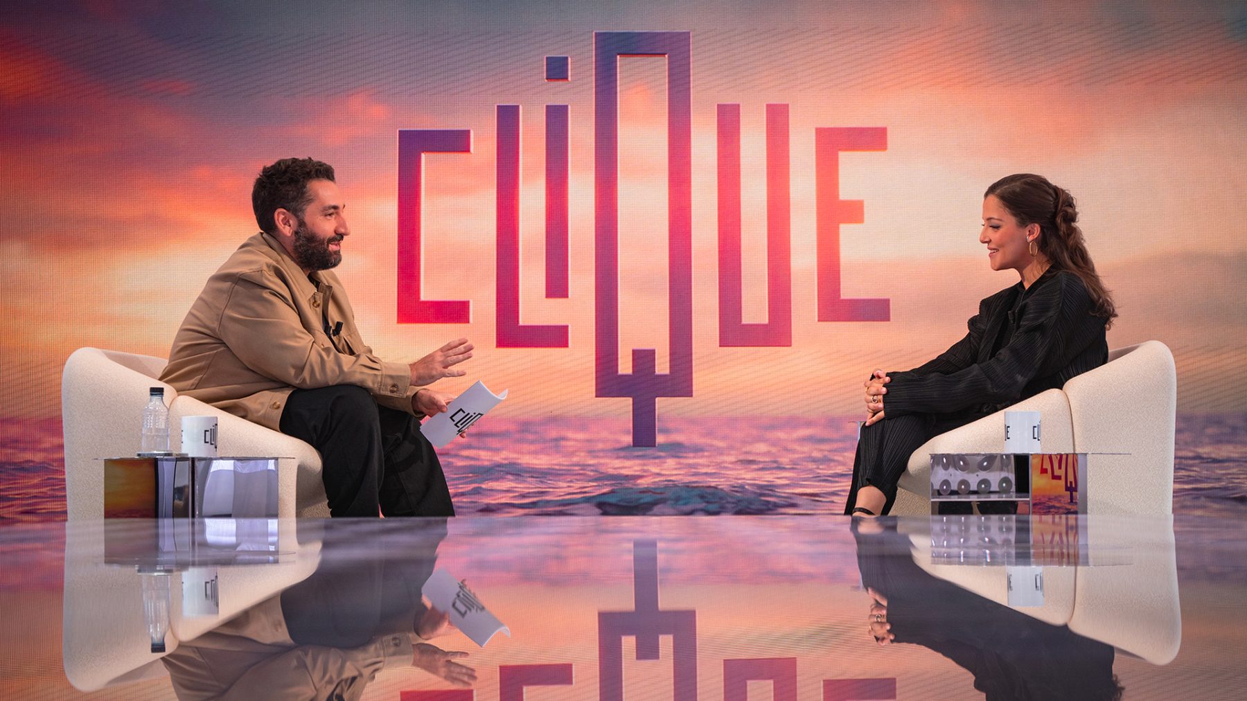 Clique Quote : Camille Lellouche se confie en toute intimité sur le plateau de Clique - Clique.tv